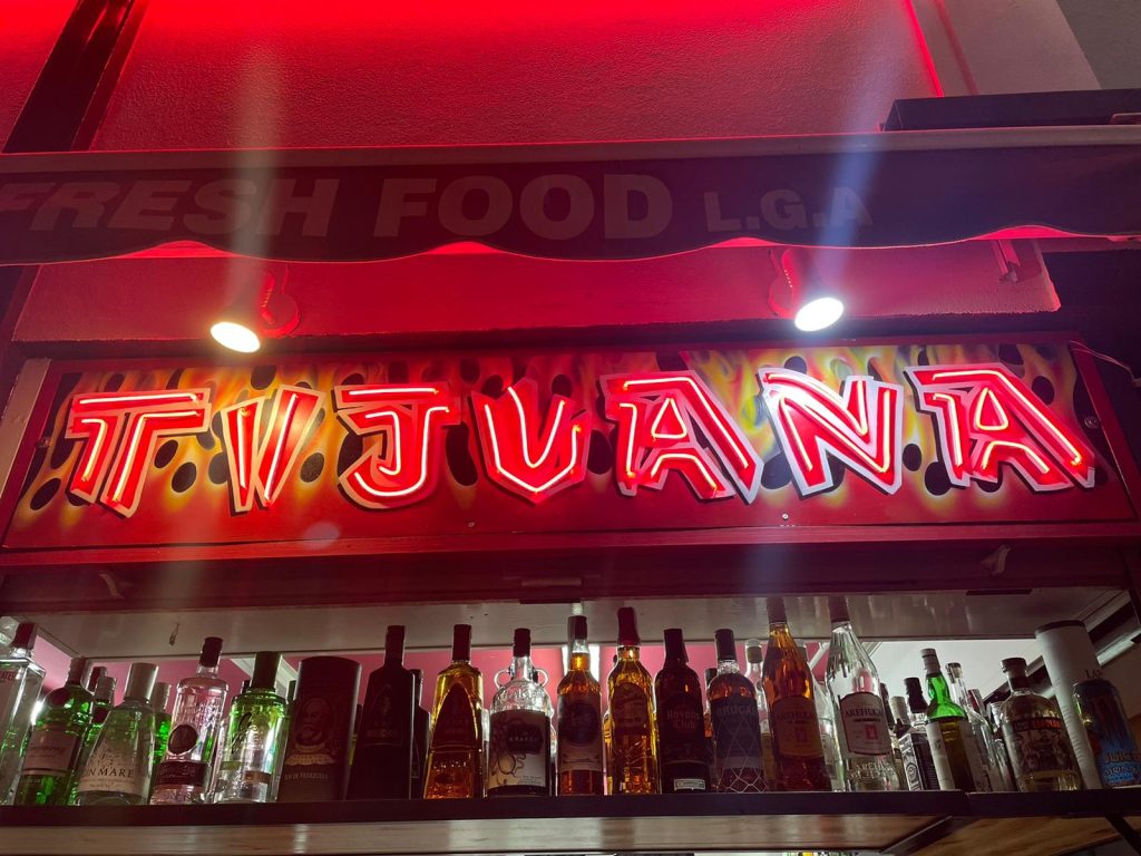 Pizza Bar Tijuana NeonFlex - Pictográfica